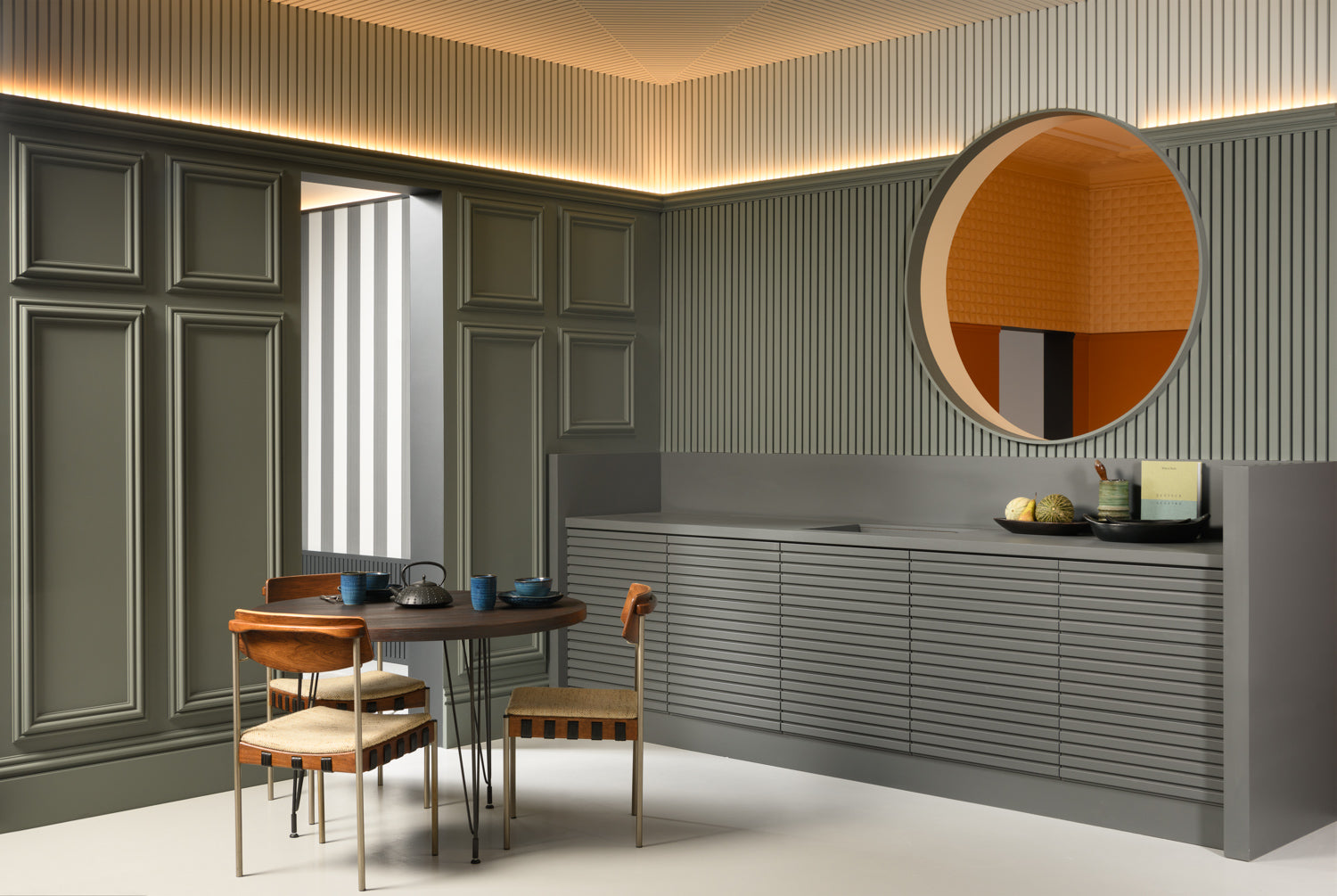 Wall Moulding & Panel Mouldings – Decor Mouldings UK